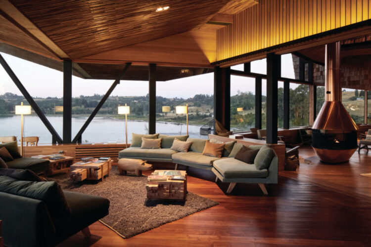 Retiring in The Most Popular Oceanfront Communities in the World